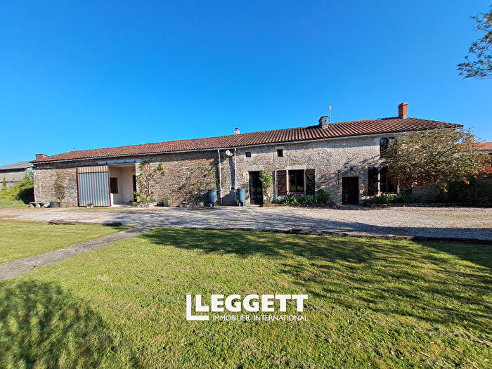 Maison à vendre - Paizay-Naudouin-Embourie - 7 pièces - 3 chambres