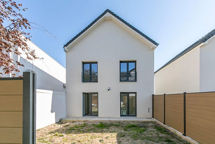 Maison à vendre - Ormesson-sur-Marne - 5 pièces - 4 chambres