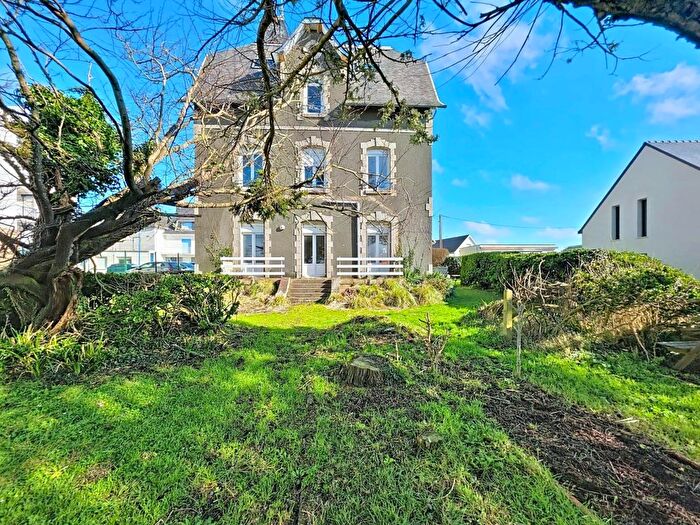 Clohars-Carnoët : Maison 11 pièces à vendre