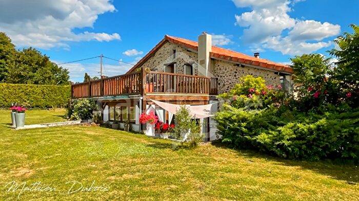 Maison à vendre - Festalemps - 8 pièces - 6 chambres