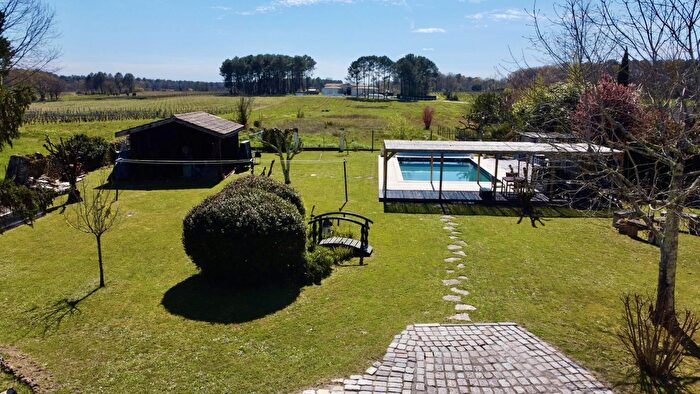 Maison à vendre - Saint-Selve - 8 pièces - 6 chambres