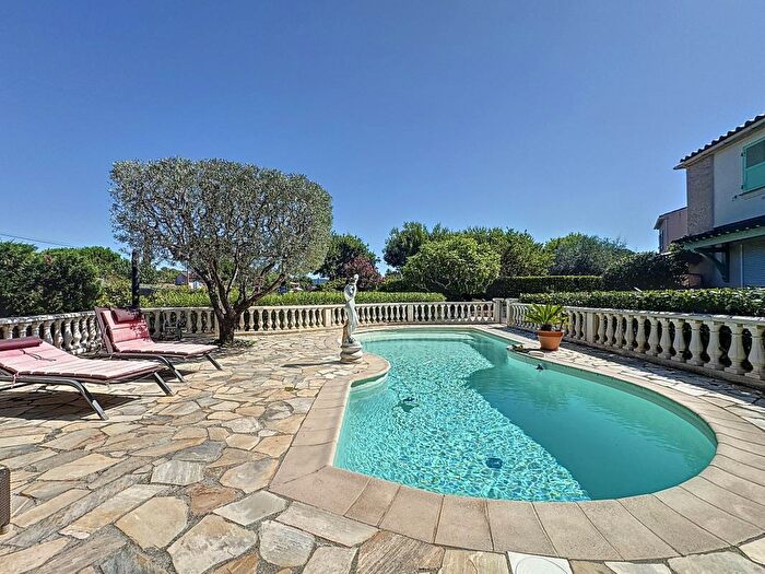 Maison à vendre - Saint-Raphaël, Les Arênes - 5 pièces - 4 chambres