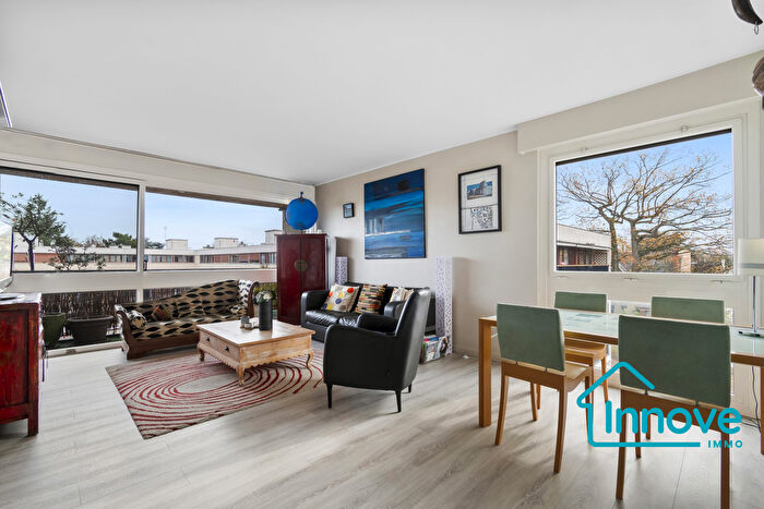 Appartement à vendre - Vaucresson - 4 pièces - 3 chambres