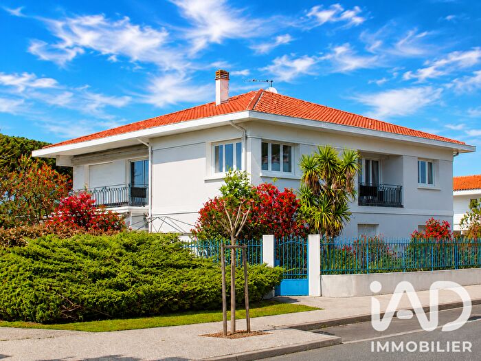 Maison 9 pièces à vendre à Arès