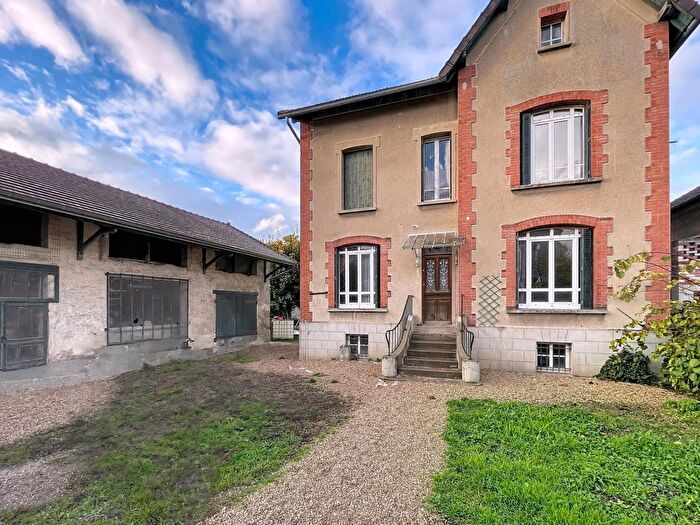 Maison à vendre - La Ferté-sous-Jouarre - 6 pièces - 4 chambres