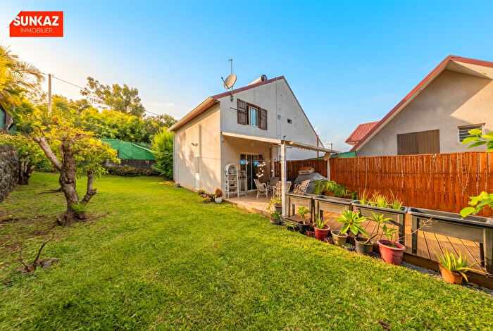 Maison à vendre - Le Tampon, Quatorzième, Dix-Septième - 4 pièces - 3 chambres