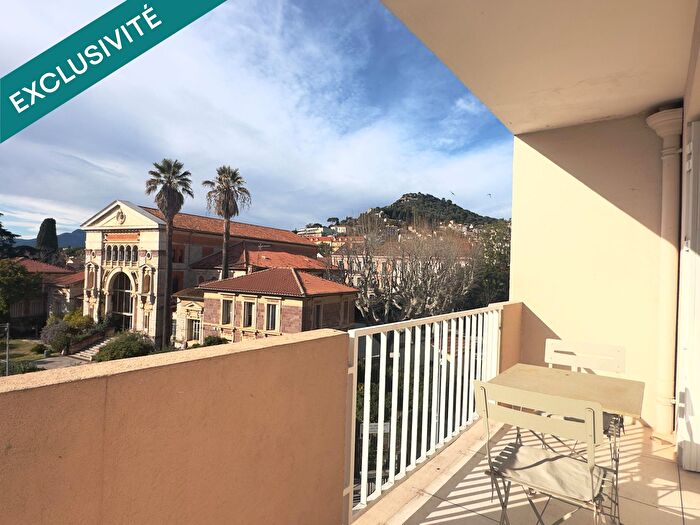 Appartement à vendre - Hyères, Centre-ville - 3 pièces - 2 chambres
