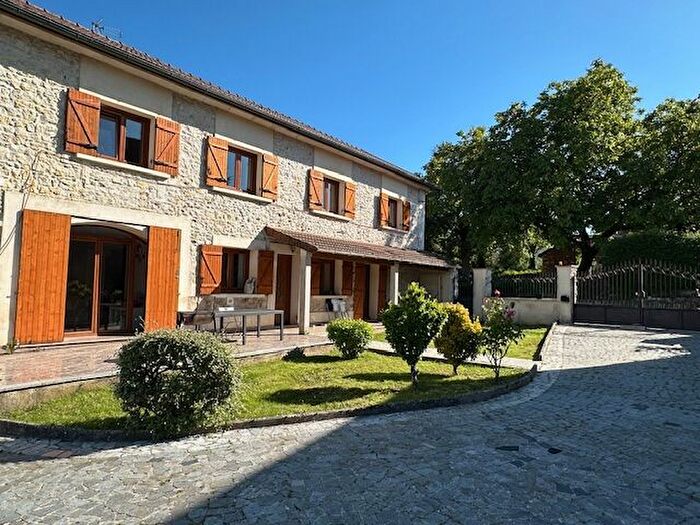 Dampierre-sous-Bouhy : Maison 8 pièces à vendre
