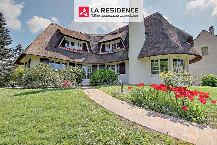 Maison 7 pièces à vendre à Le Mesnil-Saint-Denis