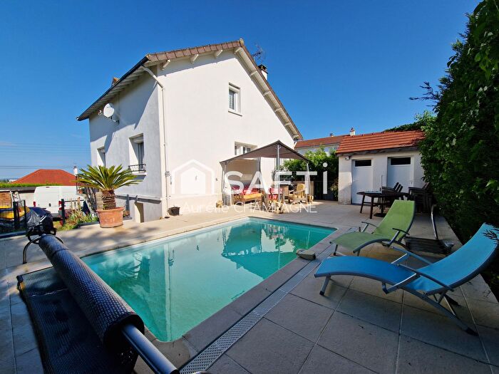Maison 8 pièces à Châtellerault, Centre-ville, à vendre