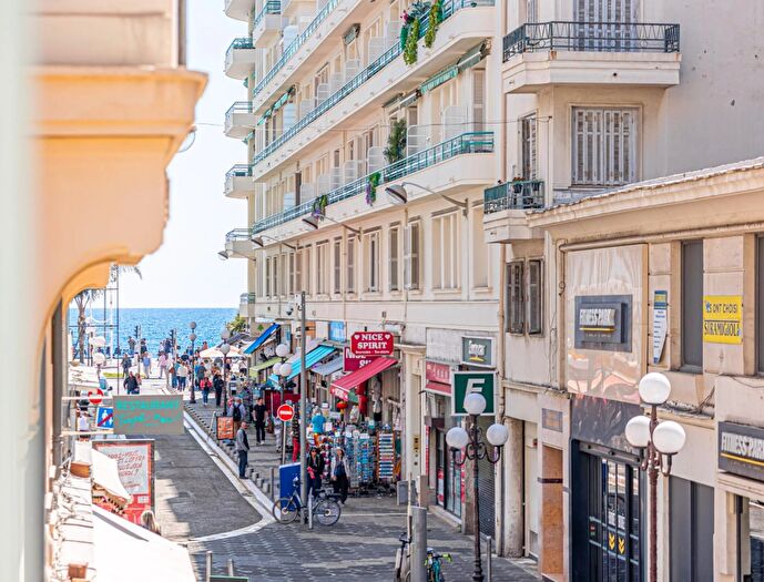 Appartement 4 pièces à vendre à Nice, Carré dor