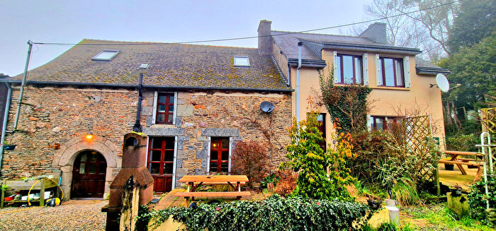 Maison à vendre - Langourla - 8 pièces - 6 chambres