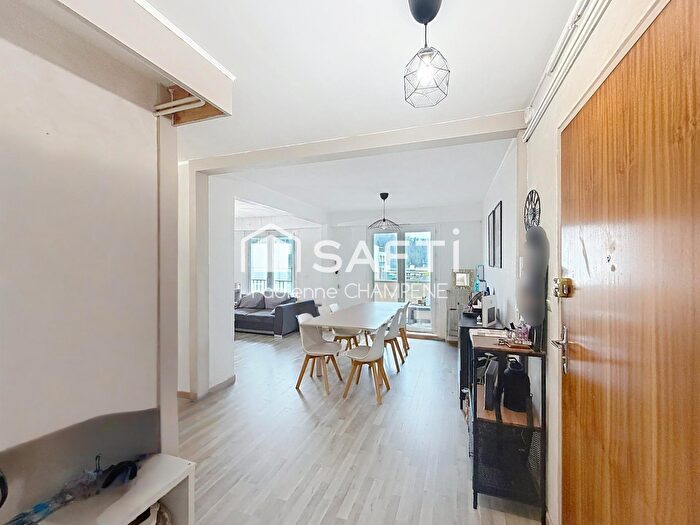 Appartement à vendre - Montmorot - 4 pièces - 3 chambres