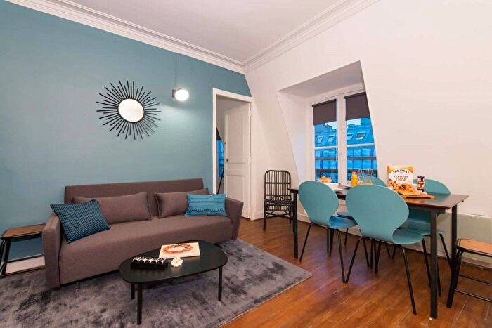 Appartement à louer - Palais Royal, Paris er arrondissement - 7 pièces - 4 chambres