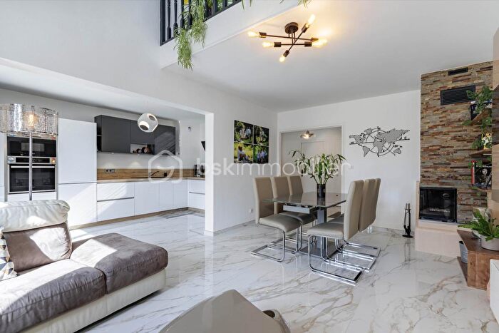 Appartement à vendre - Annecy-le-Vieux, Annecy-le-Vieux Est - 7 pièces - 5 chambres