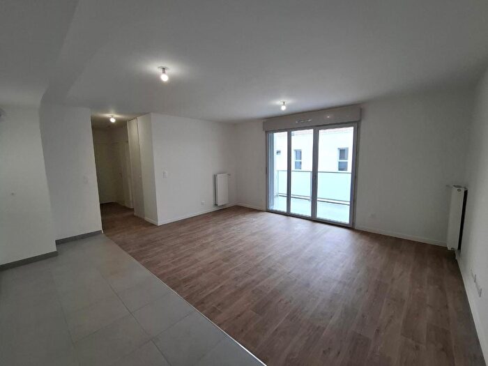 Appartement à louer - Déville-lès-Rouen - 3 pièces - 2 chambres