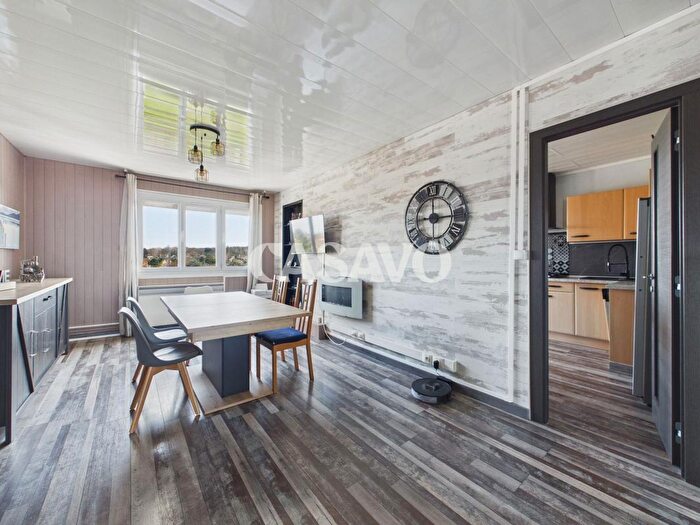 Appartement à vendre - Saint-Priest, Menival - 4 pièces - 3 chambres