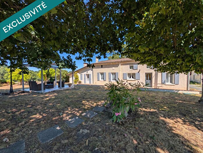 Maison 5 pièces à Bayas, à vendre