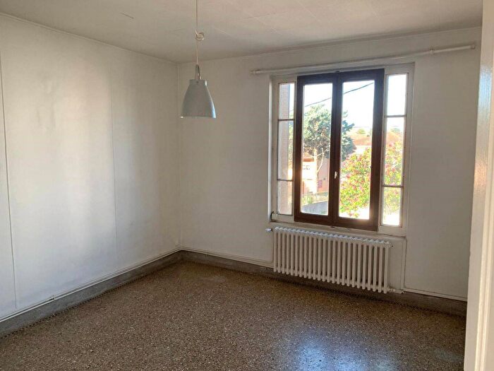 Appartement 1 pièce à louer à Le Pont des Planches-Quartiers Est, Vaulx-en-Velin