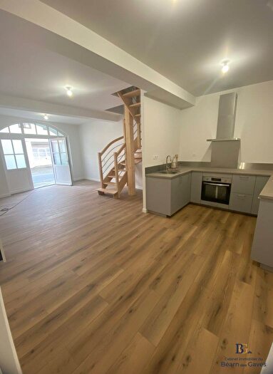 Appartement à louer - Sauveterre-de-Béarn - 3 pièces - 2 chambres