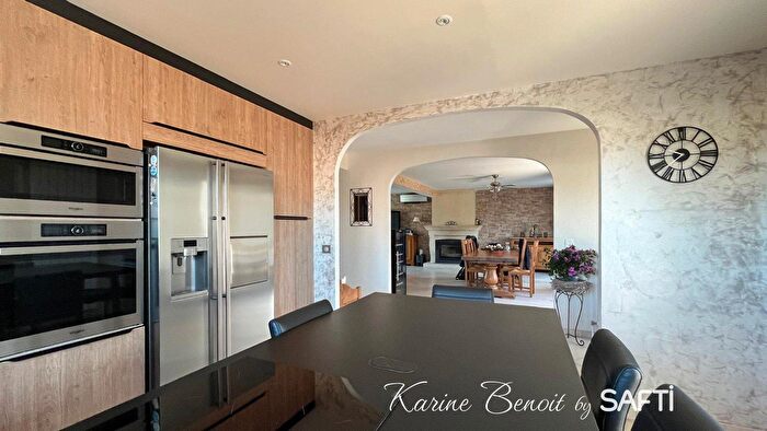 Maison 9 pièces à vendre à Saintry-sur-Seine