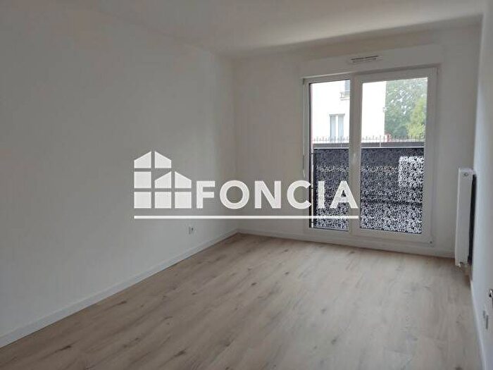 Appartement à louer - Petit Dammarie-Croix Saint Jacques, Dammarie-les-Lys - 3 pièces - 2 chambres