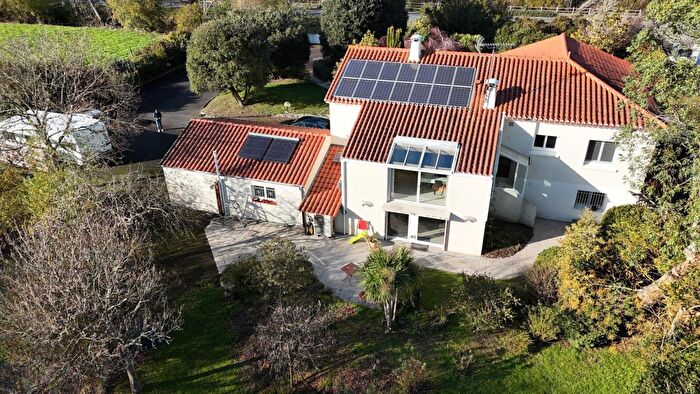 Le Perrier : Maison 6 pièces à vendre