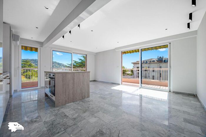 Appartement à vendre - Cannes, Prado, République - 3 pièces - 2 chambres