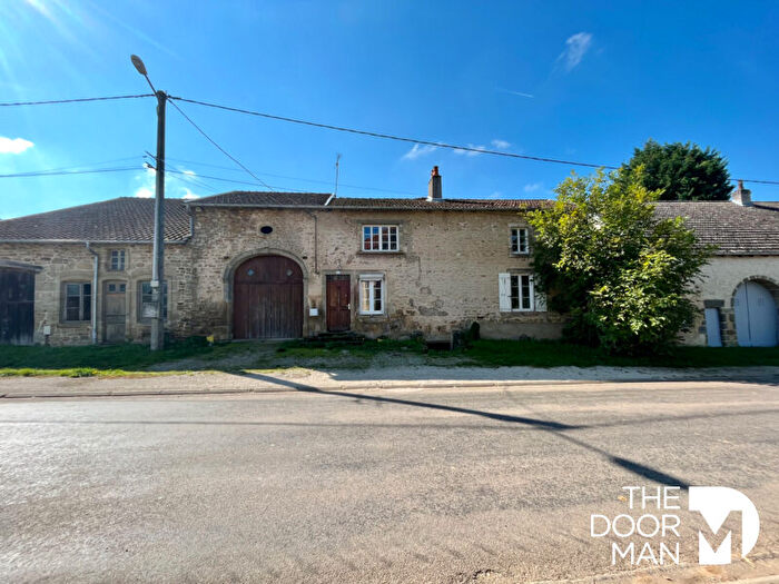 Maison à vendre - Parnoy-en-Bassigny - 5 pièces - 3 chambres