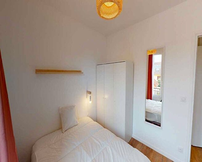 Appartement à louer - Garches - 11 pièces - 11 chambres