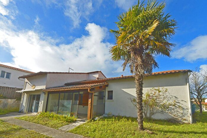 Maison à vendre - Saint-Georges-de-Didonne - 6 pièces - 5 chambres