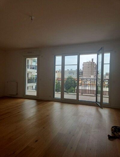 Appartement à louer - Saint-Ouen, Centre-ville - 4 pièces - 3 chambres