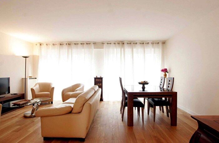 Appartement à louer - Chaillot, Paris ème arrondissement - 1 pièce