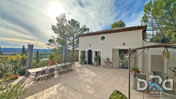 Maison à vendre - Puget-Ville - 9 pièces - 7 chambres