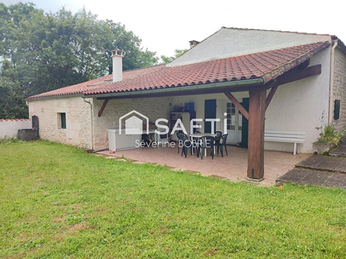 Maison à vendre - Saint-Savinien - 7 pièces - 3 chambres