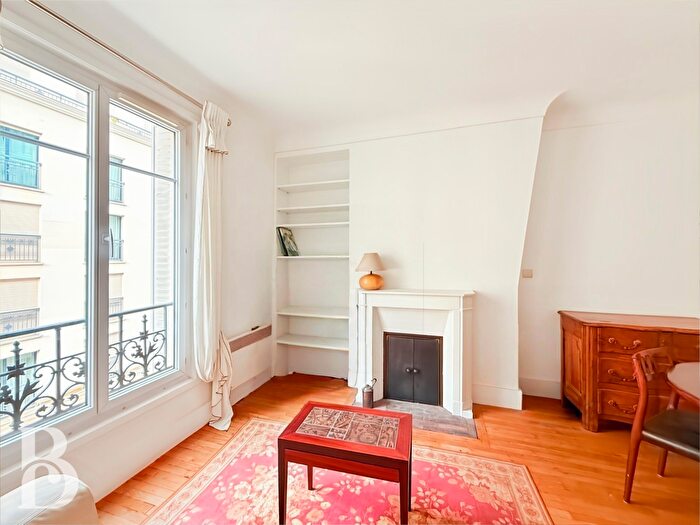 Appartement à vendre - Paris e , Saint-Lambert, Convention - 2 pièces - 1 chambre