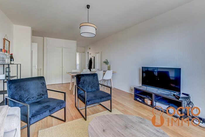 Toulouse, Ancély, Arènes romaines : Appartement 5 pièces à louer