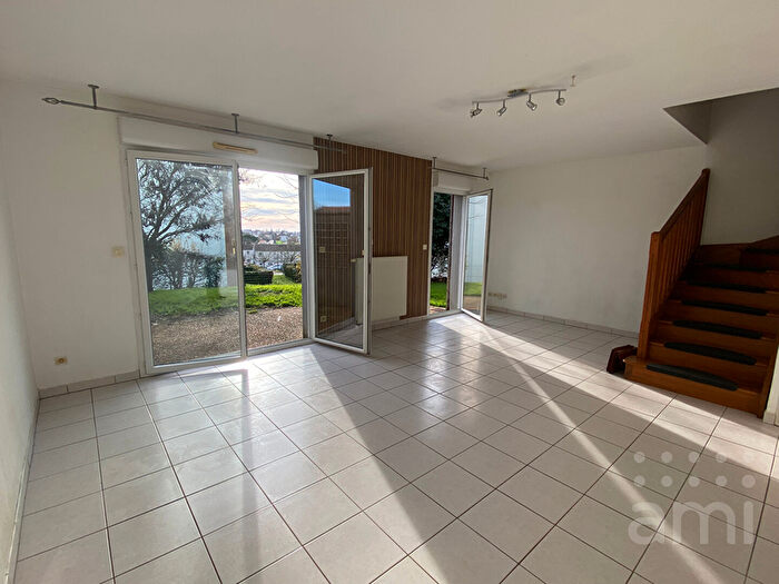 Maison à vendre - Niort, Sainte-Pezenne - 5 pièces - 3 chambres