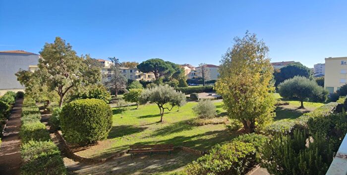 Appartement à vendre - Fréjus, Centre-ville - 3 pièces - 1 chambre