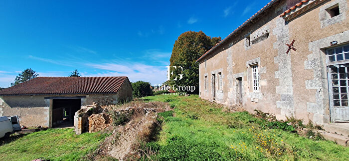 Maison à vendre - Saint-Antoine-Cumond - 2 pièces - 1 chambre