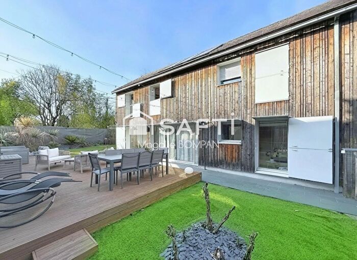 Maison à vendre - Eysines, Le Bourg - 5 pièces - 4 chambres