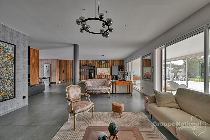 Maison 7 pièces à Poulx, à vendre