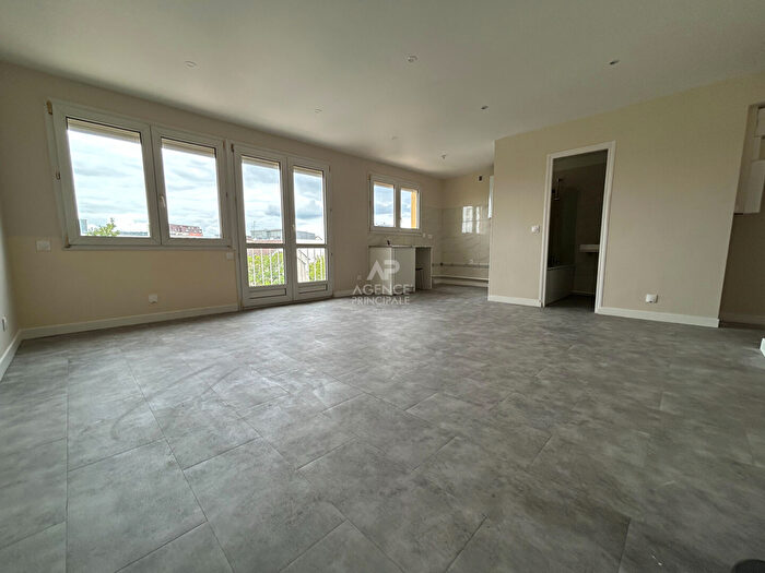 Achères, Centre-ville, Cité de la Barricade : Appartement 3 pièces à vendre