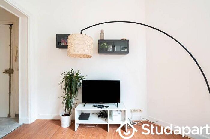 Appartement à louer - Vallée de Fécamp, Paris ème arrondissement - 2 pièces - 1 chambre