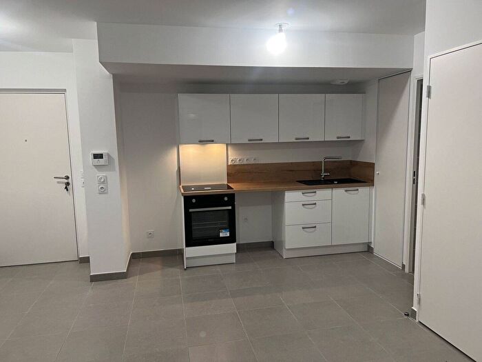 Appartement à louer - Pélissanne - 2 pièces - 1 chambre