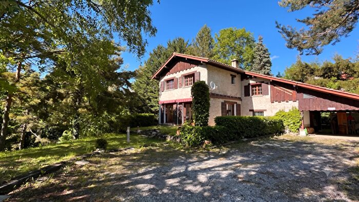 Maison 6 pièces à Rambaud, à vendre