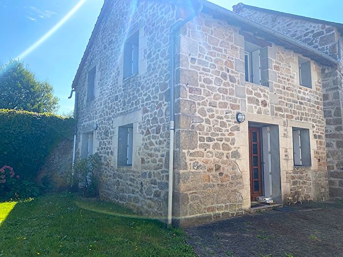 Maison 5 pièces à vendre à Peyrat-le-Château
