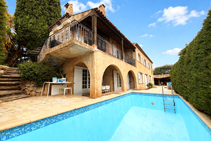 Maison à vendre - Saint-Laurent-du-Var, Jacquons, Plateaux Fleuris - 6 pièces - 5 chambres