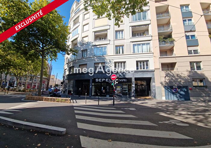 Appartement à vendre - Lyon e , Gerland - 4 pièces - 2 chambres