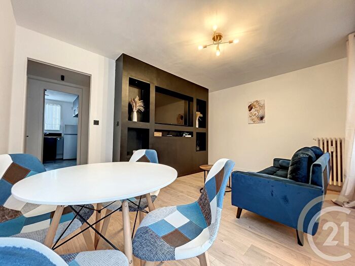 Troyes, Cathédrale : Appartement 4 pièces à louer